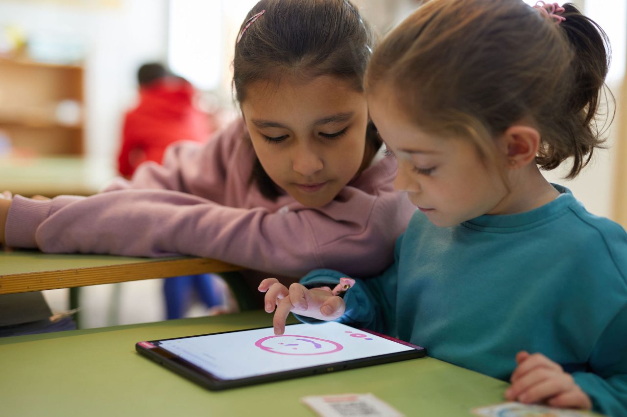 Vuelve DigiCraft un curso más: potenciando las competencias digitales de más de 70.000 alumnas ...